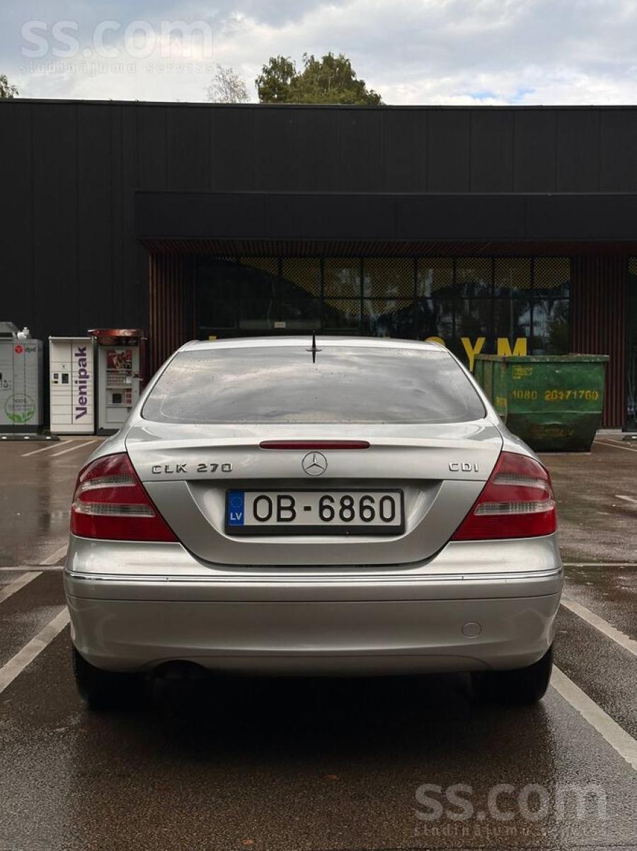 Grey Mercedes-Benz clk-270 2004 in Riga, with an engine capacity of 2.70 L and mileage of 344 thousand km for 2500 €, photo 5 on AUTOMOTO.COM.LV