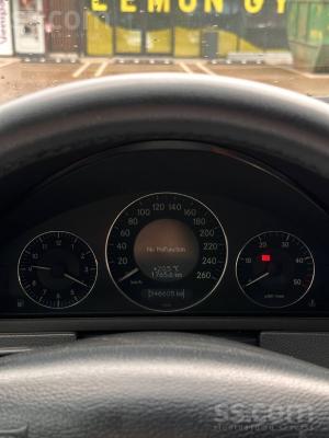 Grey Mercedes-Benz clk-270 2004 in Riga, with an engine capacity of 2.70 L and mileage of 344 thousand km for 2500 €, photo 8 on AUTOMOTO.COM.LV