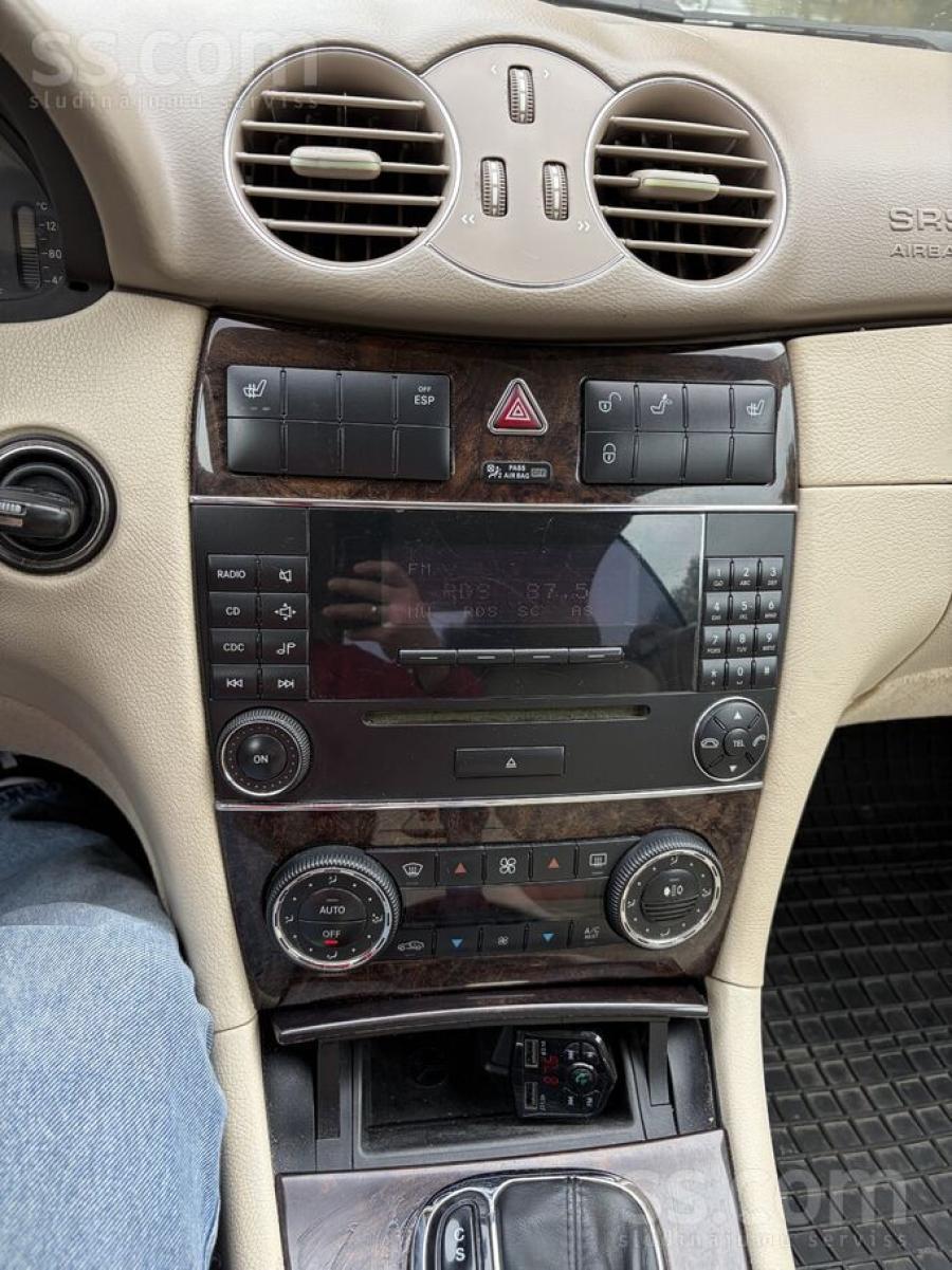 Zils Mercedes-Benz clk-280 2005 Jelgava, ar dzinēja tilpumu 3.00 L un nobraukumu 305 tūkst. km par 1860 €, foto 9 vietnē AUTOMOTO.COM.LV