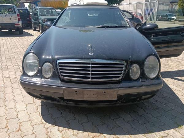Black Mercedes-Benz CLK 320 1998 in Utena, with an engine capacity of 3.20 L and mileage of 0 thousand km for 3650 €, photo 2 on AUTOMOTO.COM.LV