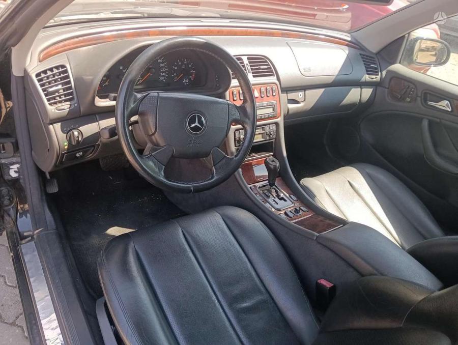 Black Mercedes-Benz CLK 320 1998 in Utena, with an engine capacity of 3.20 L and mileage of 0 thousand km for 3650 €, photo 9 on AUTOMOTO.COM.LV