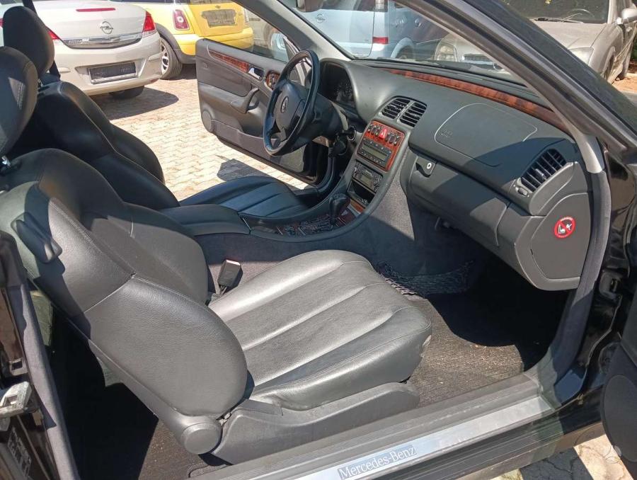 Black Mercedes-Benz CLK 320 1998 in Utena, with an engine capacity of 3.20 L and mileage of 0 thousand km for 3650 €, photo 11 on AUTOMOTO.COM.LV
