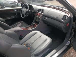 Black Mercedes-Benz CLK 320 1998 in Utena, with an engine capacity of 3.20 L and mileage of 0 thousand km for 3650 €, photo 13 on AUTOMOTO.COM.LV