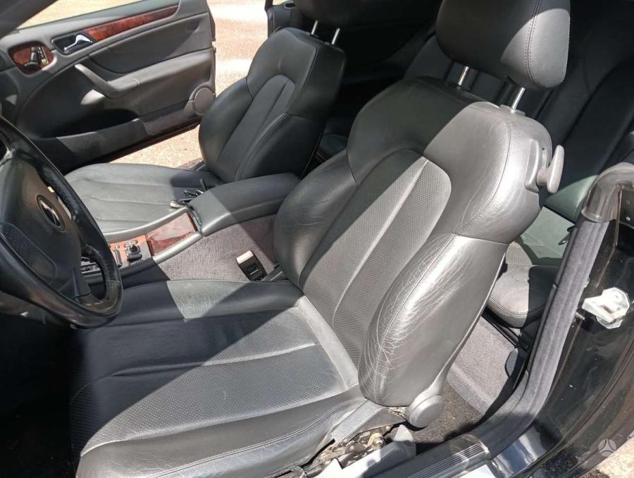 Black Mercedes-Benz CLK 320 1998 in Utena, with an engine capacity of 3.20 L and mileage of 0 thousand km for 3650 €, photo 22 on AUTOMOTO.COM.LV