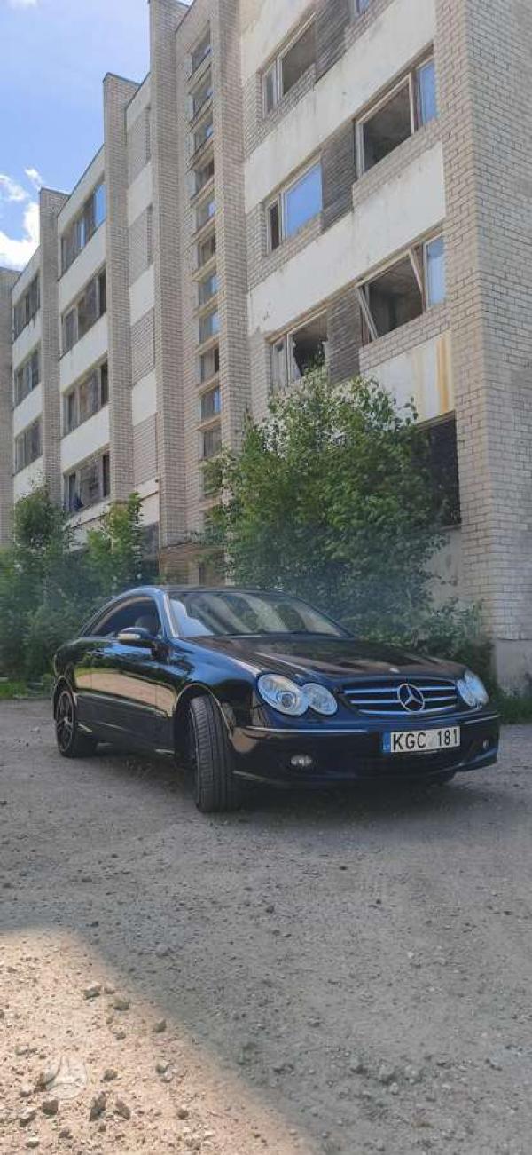 Black Mercedes-Benz CLK 320 2007 in Siauliai, with an engine capacity of 3.00 L and mileage of 441 thousand km for 4000 €, photo 3 on AUTOMOTO.COM.LV