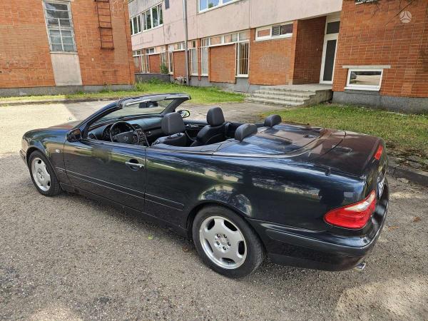 Blue Mercedes-Benz CLK 320 1999 in Vilnius, with an engine capacity of 3.20 L and mileage of 144 thousand km for 4600 €, photo 2 on AUTOMOTO.COM.LV