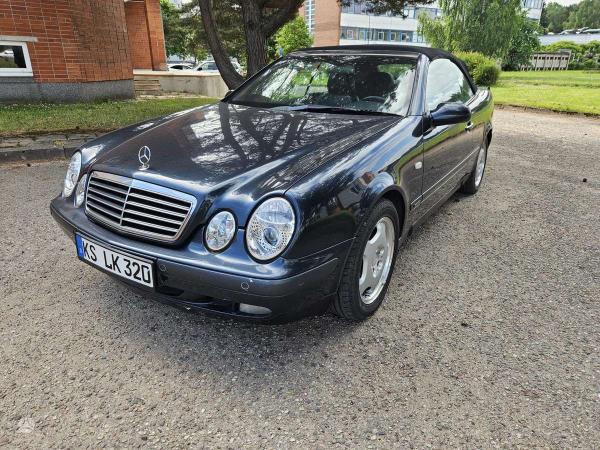 Blue Mercedes-Benz CLK 320 1999 in Vilnius, with an engine capacity of 3.20 L and mileage of 144 thousand km for 4600 €, photo 9 on AUTOMOTO.COM.LV