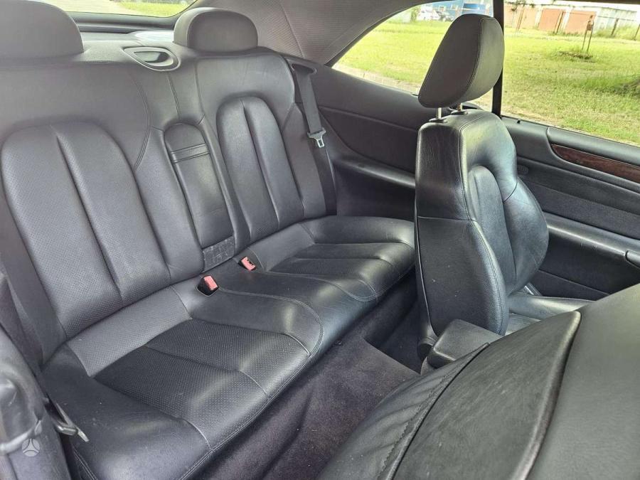 Zils Mercedes-Benz CLK 320 1999 Viļņa, ar dzinēja tilpumu 3.20 L un nobraukumu 144 tūkst. km par 4600 €, foto 11 vietnē AUTOMOTO.COM.LV