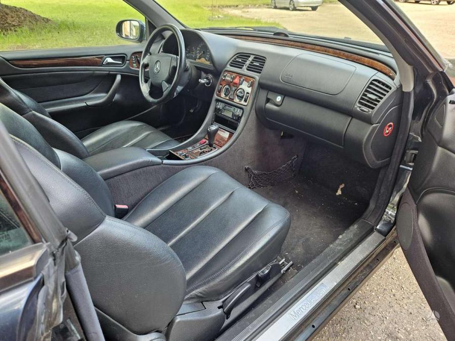 Zils Mercedes-Benz CLK 320 1999 Viļņa, ar dzinēja tilpumu 3.20 L un nobraukumu 144 tūkst. km par 4600 €, foto 12 vietnē AUTOMOTO.COM.LV