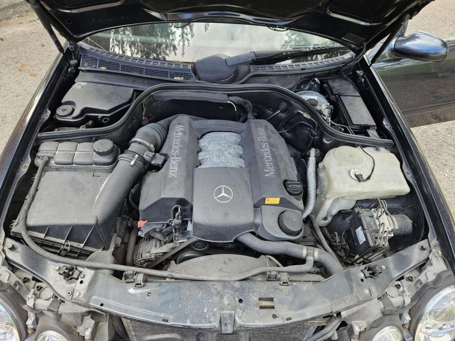 Zils Mercedes-Benz CLK 320 1999 Viļņa, ar dzinēja tilpumu 3.20 L un nobraukumu 144 tūkst. km par 4600 €, foto 16 vietnē AUTOMOTO.COM.LV
