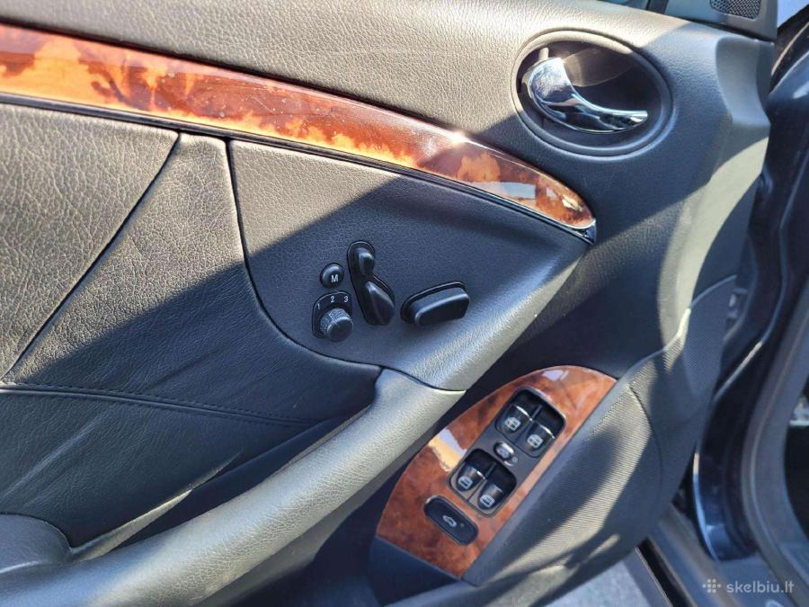 Blue Mercedes-Benz CLK 320 2005 in Kaunas, with an engine capacity of 3.20 L and mileage of 270 thousand km for 7200 €, photo 17 on AUTOMOTO.COM.LV