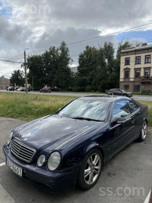 Blue Mercedes-Benz CLK 320 2001 in Riga, with an engine capacity of 3.20 L and mileage of 430 thousand km for 800 €, photo 3 on AUTOMOTO.COM.LV