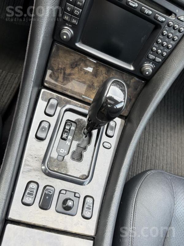 Zils Mercedes-Benz CLK 320 2001 Rīga, ar dzinēja tilpumu 3.20 L un nobraukumu 430 tūkst. km par 800 €, foto 8 vietnē AUTOMOTO.COM.LV