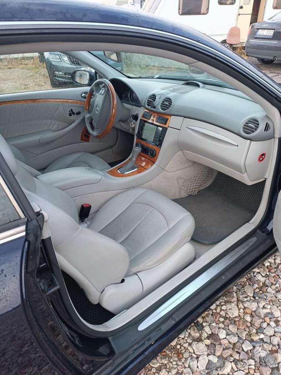 Zils Mercedes-Benz CLK 320 2004 Kauņa, ar dzinēja tilpumu 3.20 L un nobraukumu 296 tūkst. km par 5500 €, foto 6 vietnē AUTOMOTO.COM.LV
