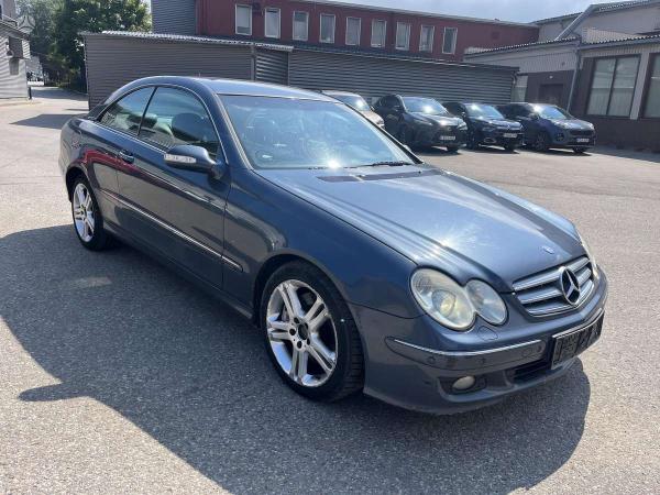 Blue Mercedes-Benz CLK 320 2006 in Vilnius, with an engine capacity of 2.99 L and mileage of 400 thousand km for 2350 €, photo 2 on AUTOMOTO.COM.LV
