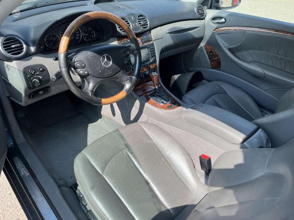 Blue Mercedes-Benz CLK 320 2006 in Vilnius, with an engine capacity of 2.99 L and mileage of 400 thousand km for 2350 €, photo 5 on AUTOMOTO.COM.LV