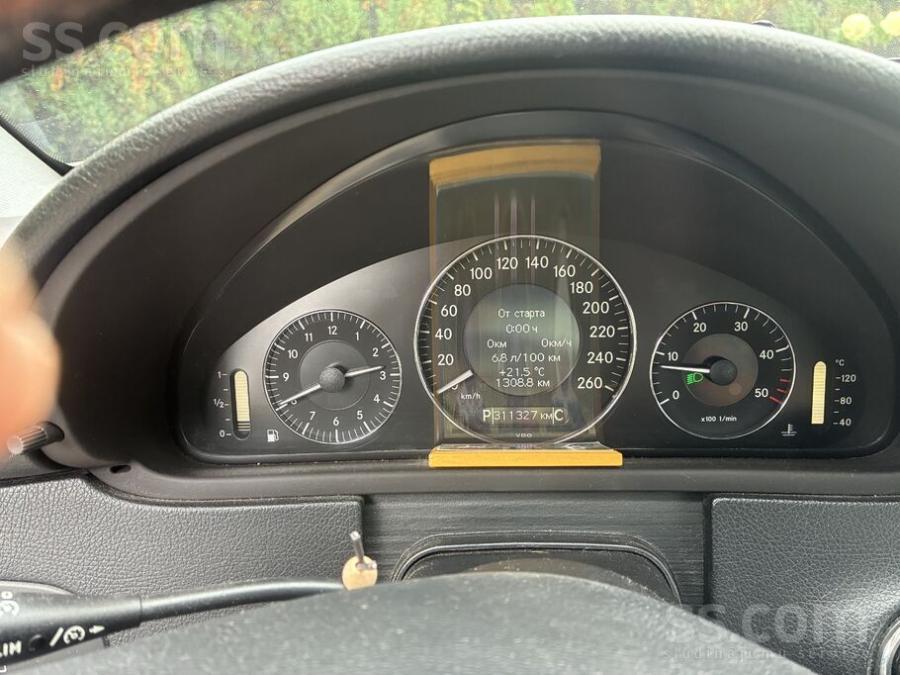 Brūns Mercedes-Benz CLK 320 2006 Rīga, ar dzinēja tilpumu 3.00 L un nobraukumu 311 tūkst. km par 3250 €, foto 1 vietnē AUTOMOTO.COM.LV