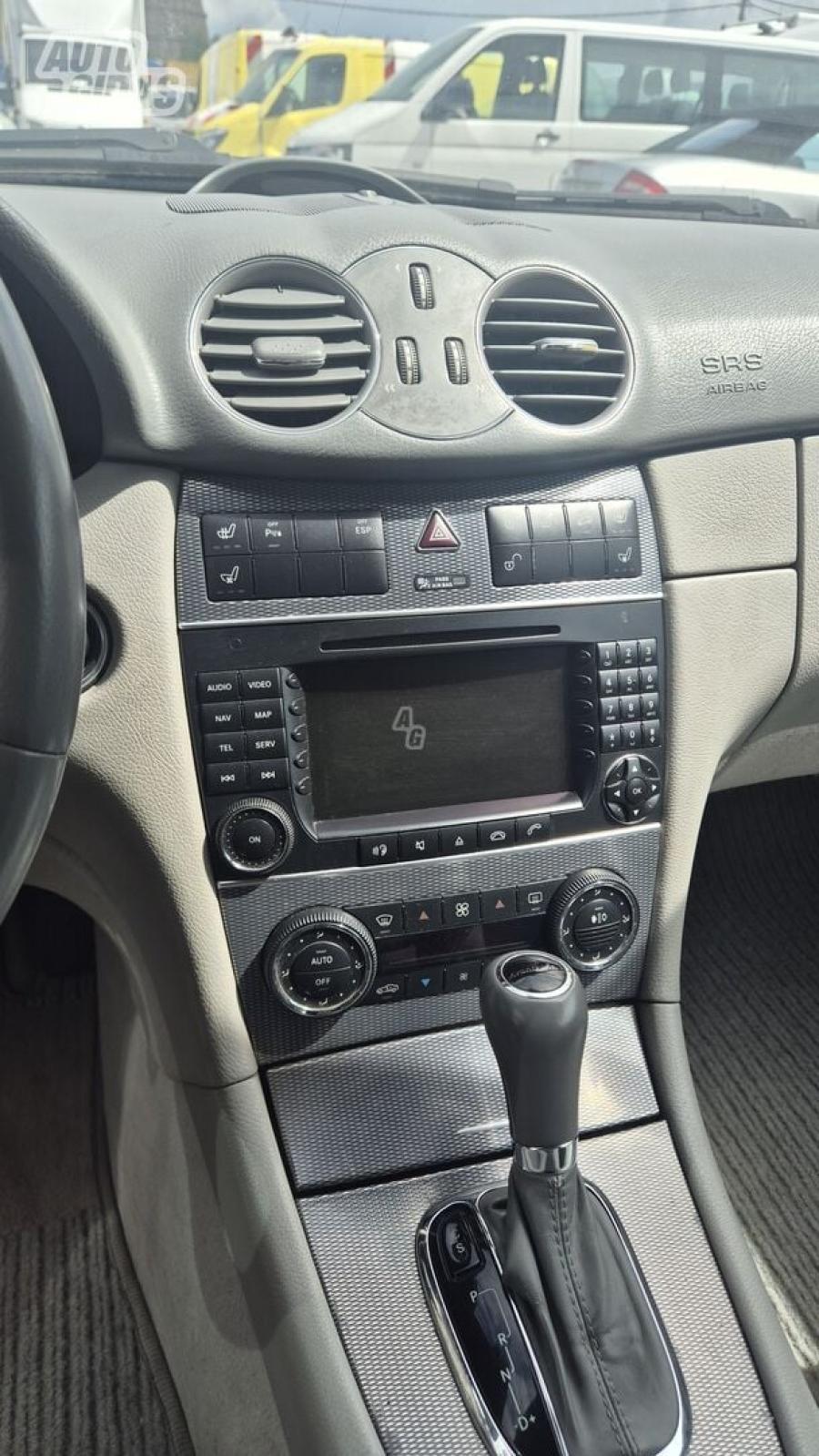 Mercedes-Benz CLK 320 2004 in Kaunas, with an engine capacity of 3.20 L and mileage of 267 thousand km for 4800 €, photo 12 on AUTOMOTO.COM.LV