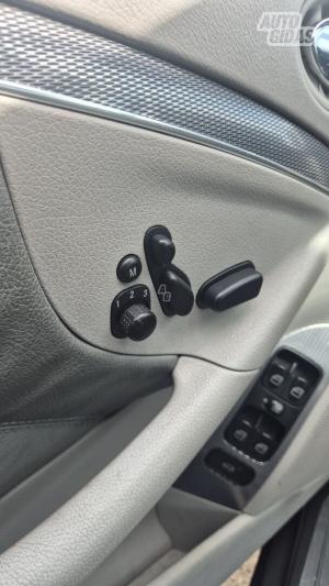 Mercedes-Benz CLK 320 2004 in Kaunas, with an engine capacity of 3.20 L and mileage of 267 thousand km for 4800 €, photo 13 on AUTOMOTO.COM.LV