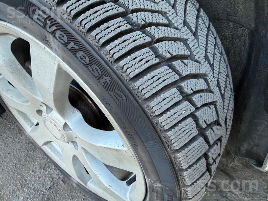 Mercedes-Benz CLK 320 2006 Rīga, ar dzinēja tilpumu 3.00 L un nobraukumu 261 tūkst. km par 4500 €, foto 3 vietnē AUTOMOTO.COM.LV