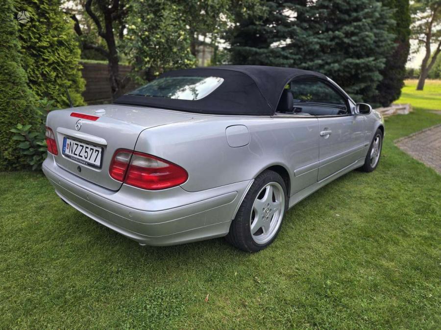 Grey Mercedes-Benz CLK 320 2001 in Vilnius, with an engine capacity of 3.20 L and mileage of 230 thousand km for 4450 €, photo 5 on AUTOMOTO.COM.LV