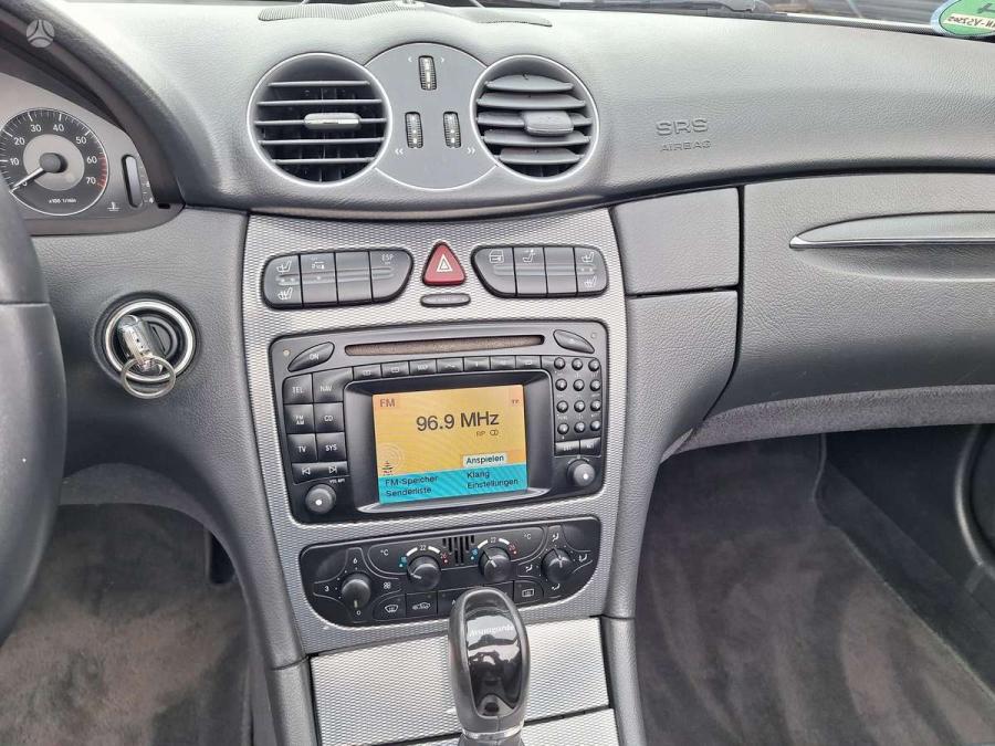 Pelēks Mercedes-Benz CLK 320 2003 Telšiai, ar dzinēja tilpumu 3.20 L un nobraukumu 245 tūkst. km par 5600 €, foto 20 vietnē AUTOMOTO.COM.LV