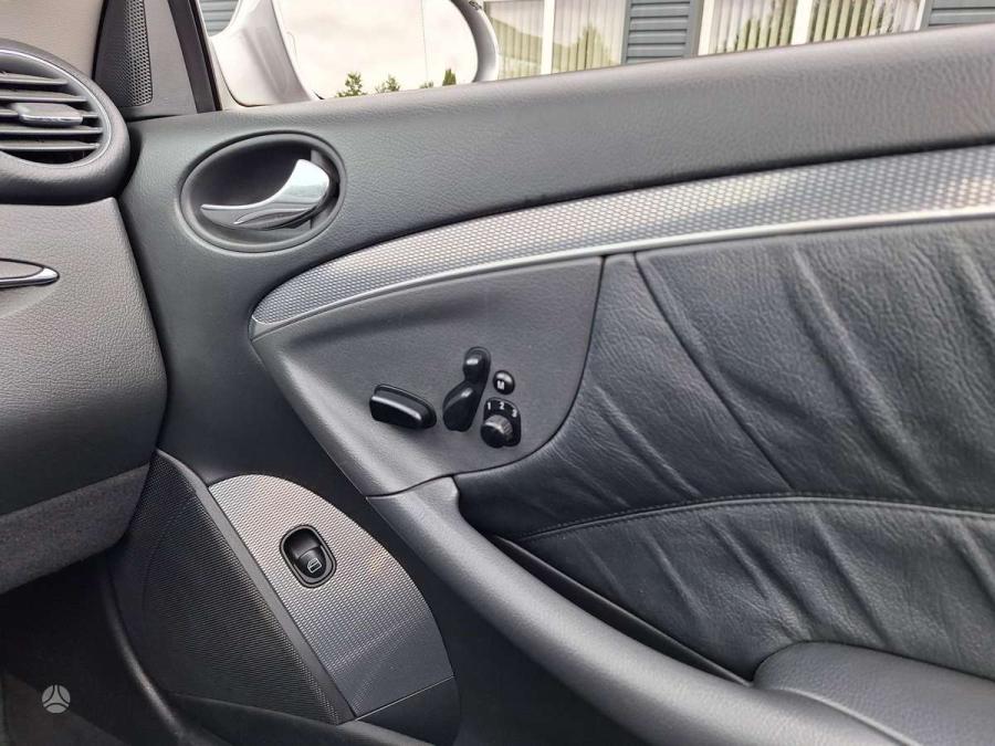 Pelēks Mercedes-Benz CLK 320 2003 Telšiai, ar dzinēja tilpumu 3.20 L un nobraukumu 245 tūkst. km par 5600 €, foto 23 vietnē AUTOMOTO.COM.LV