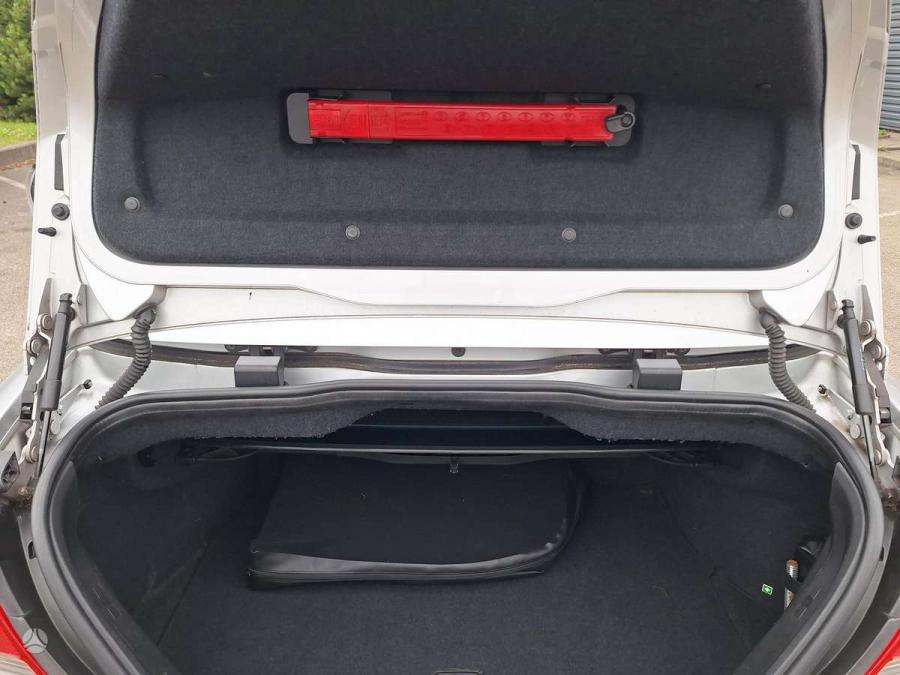 Pelēks Mercedes-Benz CLK 320 2003 Telšiai, ar dzinēja tilpumu 3.20 L un nobraukumu 245 tūkst. km par 5600 €, foto 24 vietnē AUTOMOTO.COM.LV