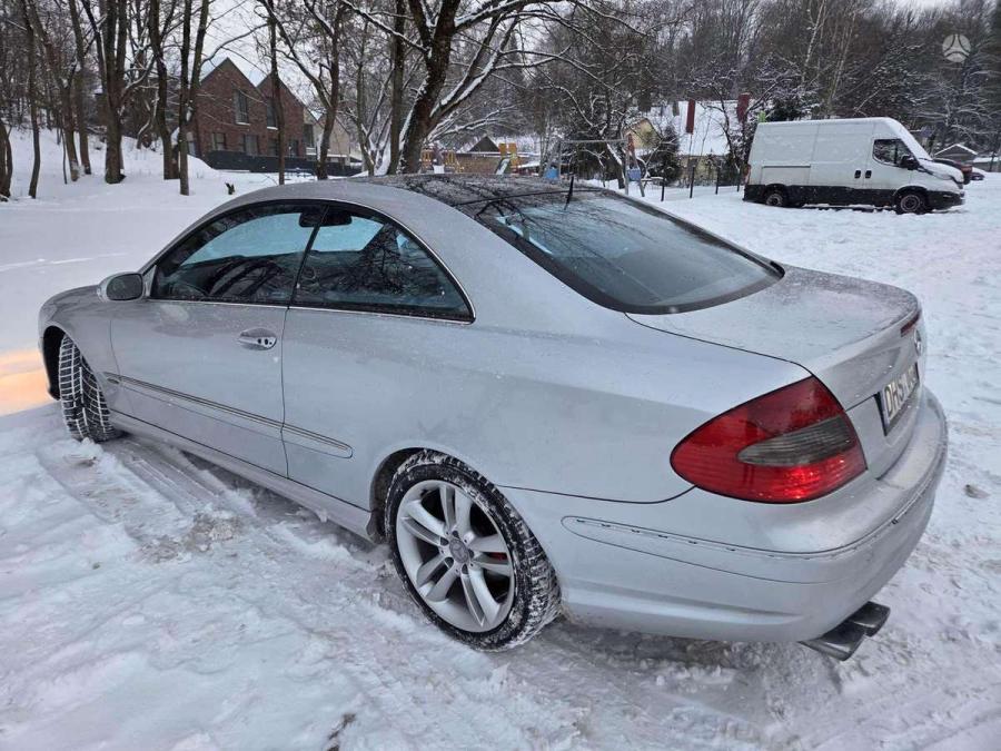 Grey Mercedes-Benz CLK 320 2002 in Vilnius, with an engine capacity of 3.20 L and mileage of 286 thousand km for 4750 €, photo 4 on AUTOMOTO.COM.LV