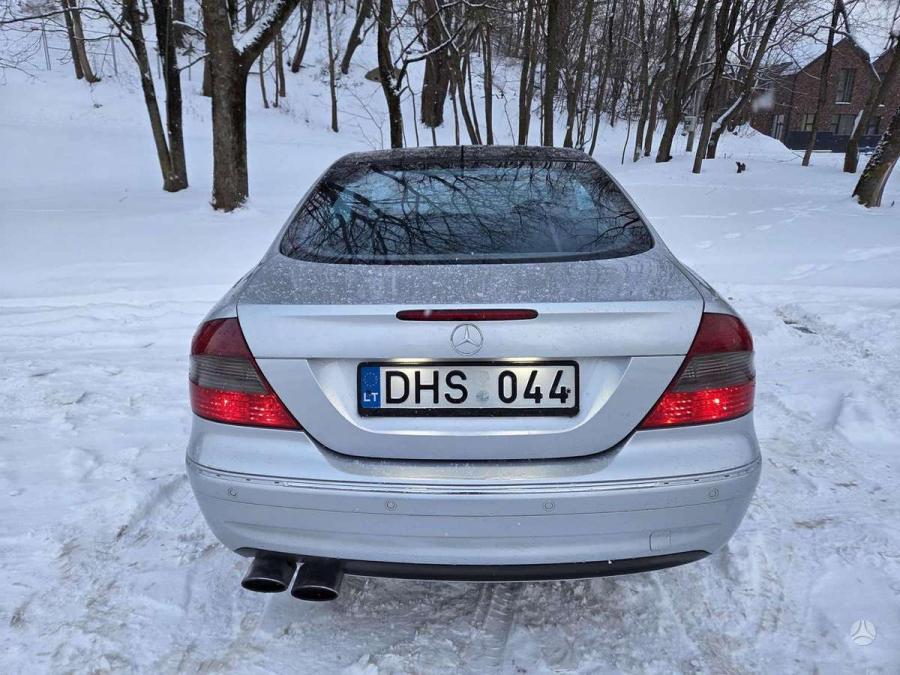 Grey Mercedes-Benz CLK 320 2002 in Vilnius, with an engine capacity of 3.20 L and mileage of 286 thousand km for 4750 €, photo 6 on AUTOMOTO.COM.LV