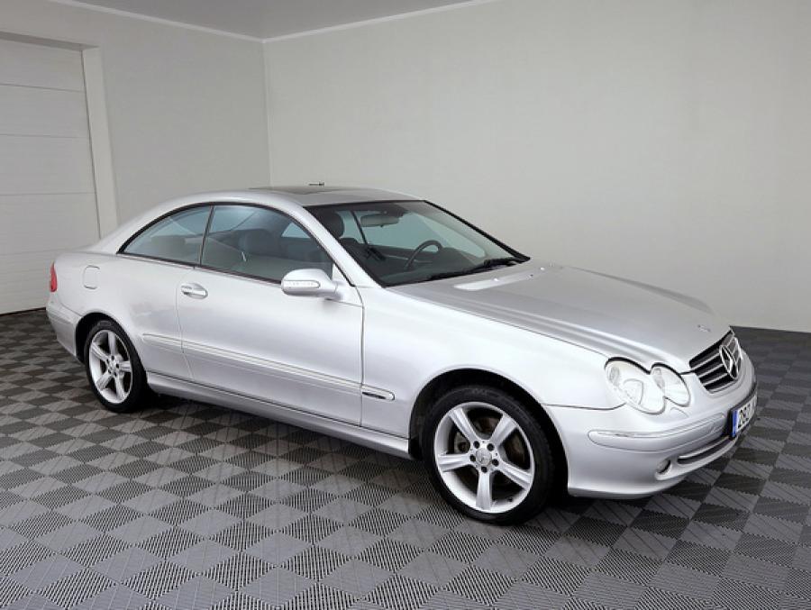Pelēks Mercedes-Benz CLK 320 2002 Tallina, ar dzinēja tilpumu 3.20 L un nobraukumu 279 tūkst. km par 1999 €, foto 1 vietnē AUTOMOTO.COM.LV