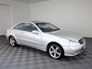 Pelēks Mercedes-Benz CLK 320 2002 Tallina, ar dzinēja tilpumu 3.20 L un nobraukumu 279 tūkst. km par 1999 €, foto 10 vietnē AUTOMOTO.COM.LV