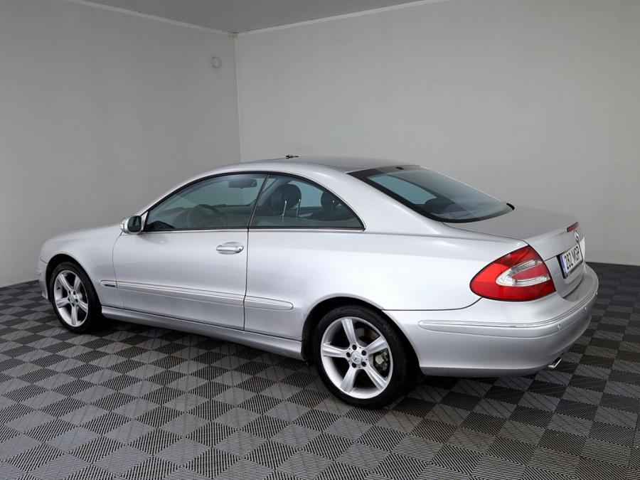 Pelēks Mercedes-Benz CLK 320 2002 Tallina, ar dzinēja tilpumu 3.20 L un nobraukumu 279 tūkst. km par 1999 €, foto 13 vietnē AUTOMOTO.COM.LV