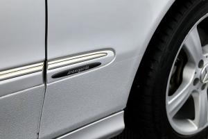 Pelēks Mercedes-Benz CLK 320 2002 Tallina, ar dzinēja tilpumu 3.20 L un nobraukumu 279 tūkst. km par 1999 €, foto 17 vietnē AUTOMOTO.COM.LV