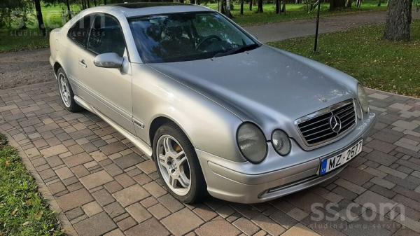 Mercedes-Benz CLK 320 2002 in Riga on AUTOMOTO.COM.LV Grey Mercedes-Benz CLK 320 2002 in Riga, with an engine capacity of 3.20 L and mileage of 283 thousand km for 3950 €, photo 1 on AUTOMOTO.COM.LV