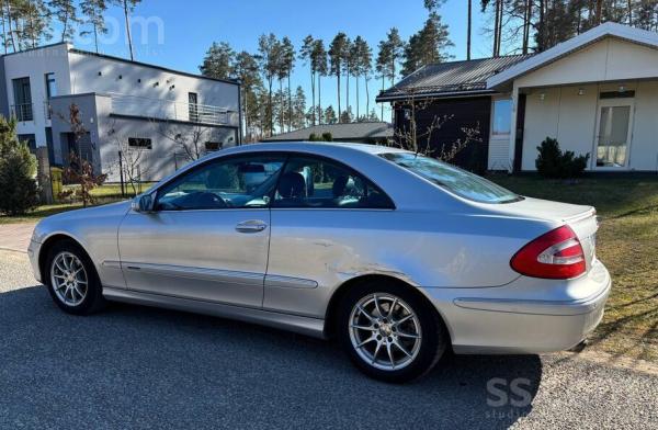 Grey Mercedes-Benz CLK 320 2003 in Riga, with an engine capacity of 3.20 L and mileage of 303 thousand km for 700 €, photo 2 on AUTOMOTO.COM.LV