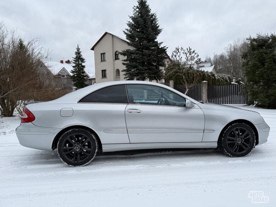 Pelēks Mercedes-Benz CLK 320 2004 Viļņa, ar dzinēja tilpumu 3.20 L un nobraukumu 290 tūkst. km par 2450 €, foto 5 vietnē AUTOMOTO.COM.LV