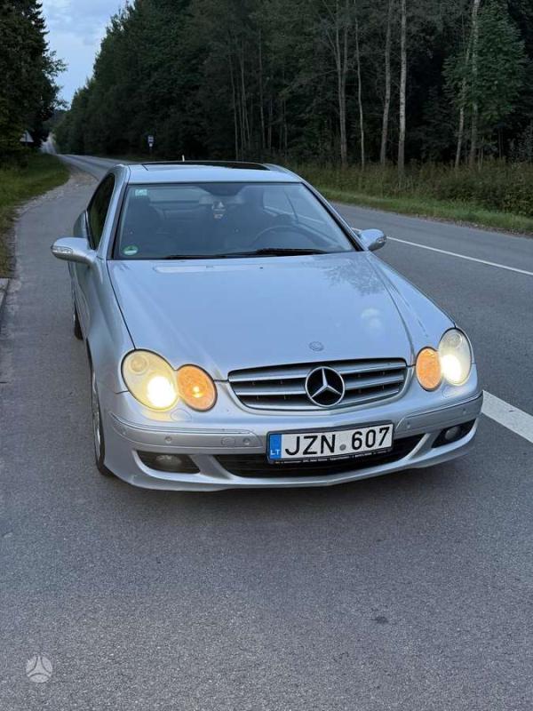 Grey Mercedes-Benz CLK 320 2006 in Vilnius, with an engine capacity of 0.00 L and mileage of 305 thousand km for 2550 €, photo 3 on AUTOMOTO.COM.LV