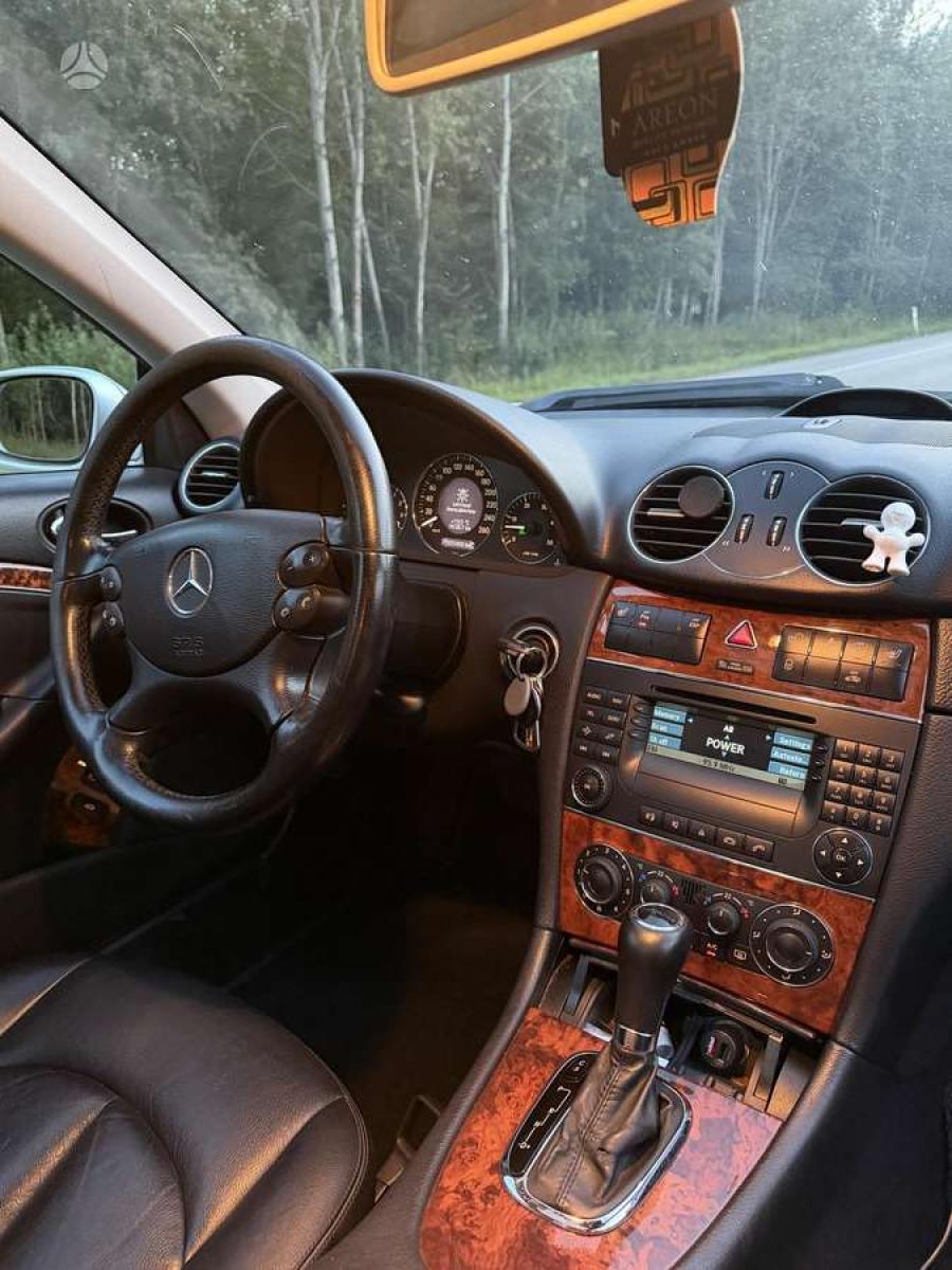 Pelēks Mercedes-Benz CLK 320 2006 Viļņa, ar dzinēja tilpumu 0.00 L un nobraukumu 305 tūkst. km par 2550 €, foto 7 vietnē AUTOMOTO.COM.LV
