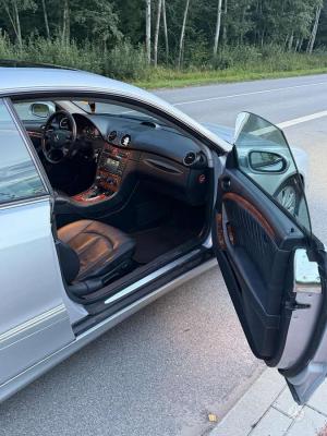Pelēks Mercedes-Benz CLK 320 2006 Viļņa, ar dzinēja tilpumu 0.00 L un nobraukumu 305 tūkst. km par 2550 €, foto 8 vietnē AUTOMOTO.COM.LV