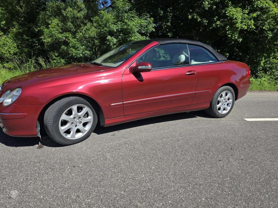 Red Mercedes-Benz CLK 320 2006 in Kaunas, with an engine capacity of 3.20 L and mileage of 170 thousand km for 7300 €, photo 8 on AUTOMOTO.COM.LV