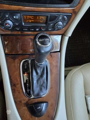 Red Mercedes-Benz CLK 320 2006 in Kaunas, with an engine capacity of 3.20 L and mileage of 170 thousand km for 7300 €, photo 12 on AUTOMOTO.COM.LV