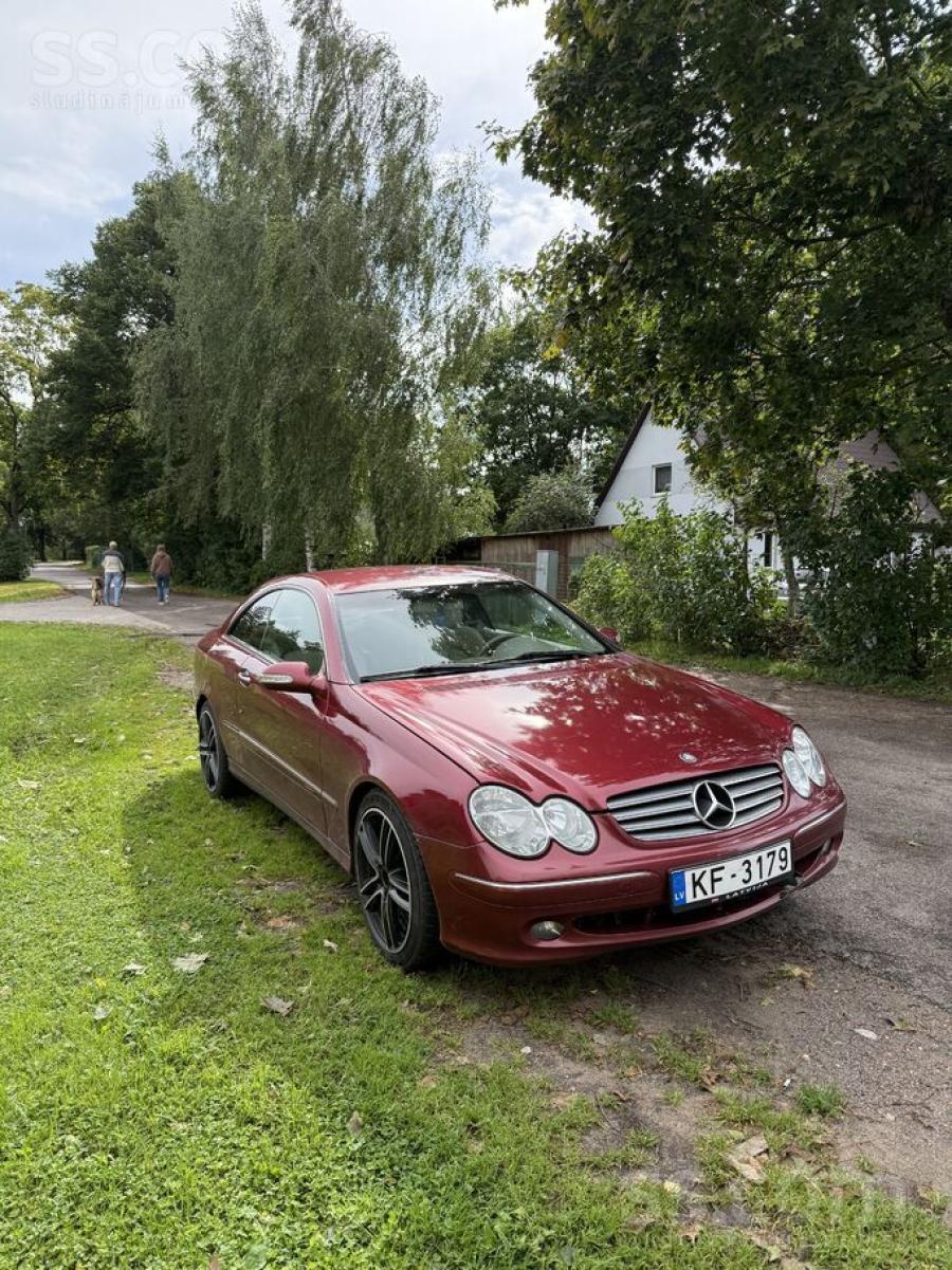 Красный Мерседес ЦЛК 320 2002 в Рига, объемом двигателя 3.20 л и пробегом 320 тыс. км за 2999 €, фото 1 на AUTOMOTO.COM.LV