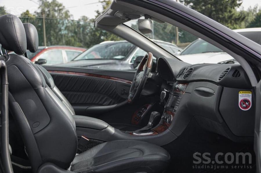 Black Mercedes-Benz clk-350 2007 in Riga, with an engine capacity of 3.50 L and mileage of 156 thousand km for 10990 €, photo 8 on AUTOMOTO.COM.LV