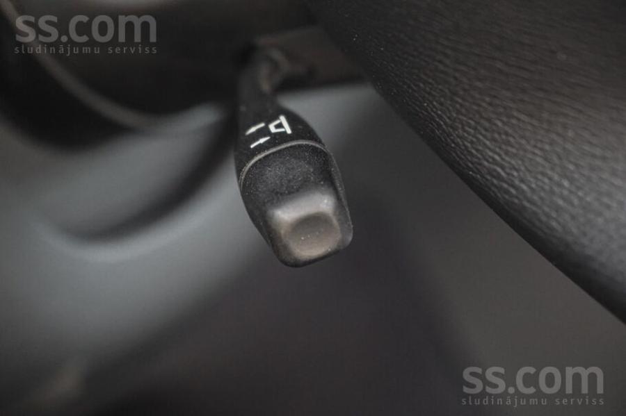 Black Mercedes-Benz clk-350 2007 in Riga, with an engine capacity of 3.50 L and mileage of 156 thousand km for 10990 €, photo 15 on AUTOMOTO.COM.LV