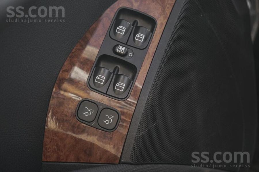 Black Mercedes-Benz clk-350 2007 in Riga, with an engine capacity of 3.50 L and mileage of 156 thousand km for 10990 €, photo 18 on AUTOMOTO.COM.LV