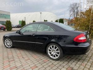 Black Mercedes-Benz clk-350 2006 in Riga, with an engine capacity of 3.50 L and mileage of 192 thousand km for 7888 €, photo 4 on AUTOMOTO.COM.LV