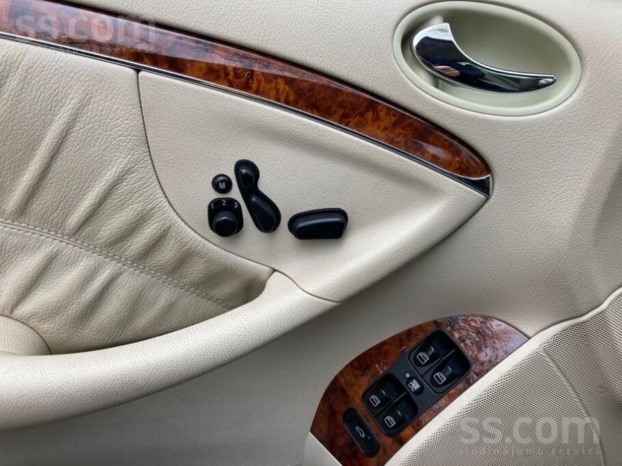 Black Mercedes-Benz clk-350 2006 in Riga, with an engine capacity of 3.50 L and mileage of 192 thousand km for 7888 €, photo 12 on AUTOMOTO.COM.LV
