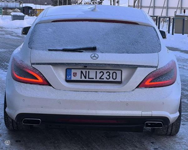 White Mercedes-Benz clk-350 2013 in Vilnius, with an engine capacity of 3.00 L and mileage of 306 thousand km for 12999 €, photo 3 on AUTOMOTO.COM.LV