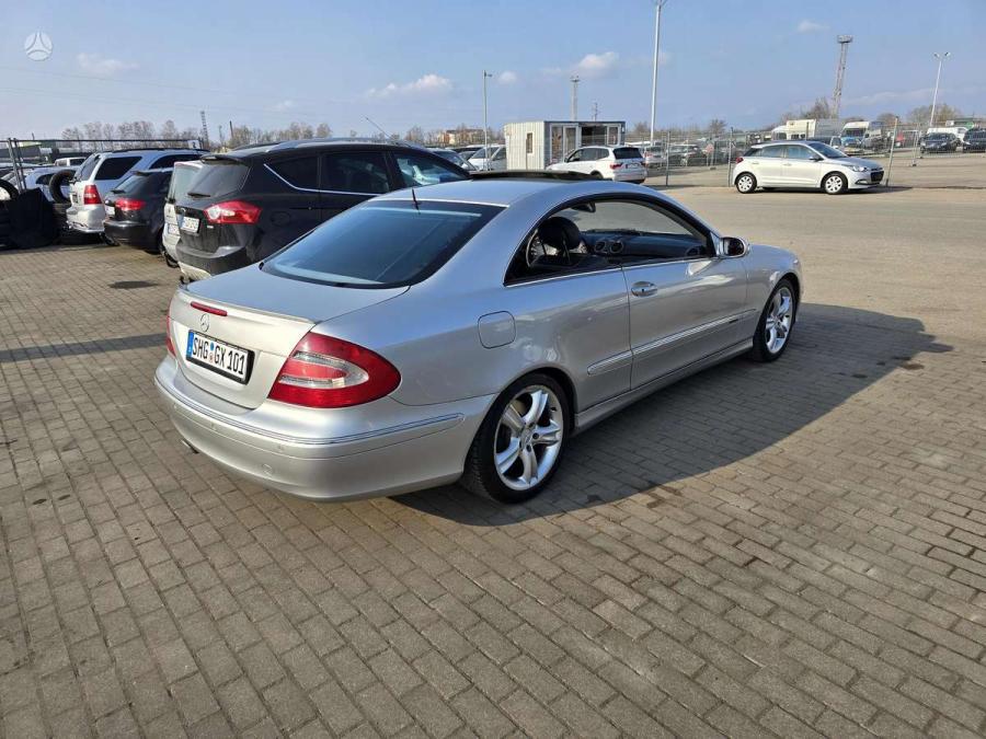 Grey Mercedes-Benz clk-500 2002 in Marijampole, with an engine capacity of 5.00 L and mileage of 270 thousand km for 5200 €, photo 5 on AUTOMOTO.COM.LV